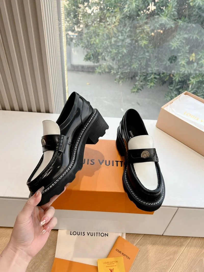 Mirror quality Louis Vuitton Low Shoes