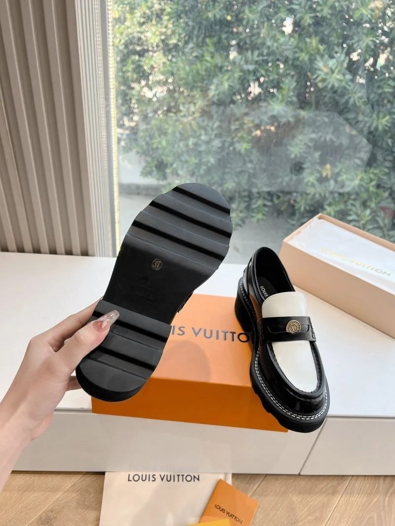 Mirror quality Louis Vuitton Low Shoes
