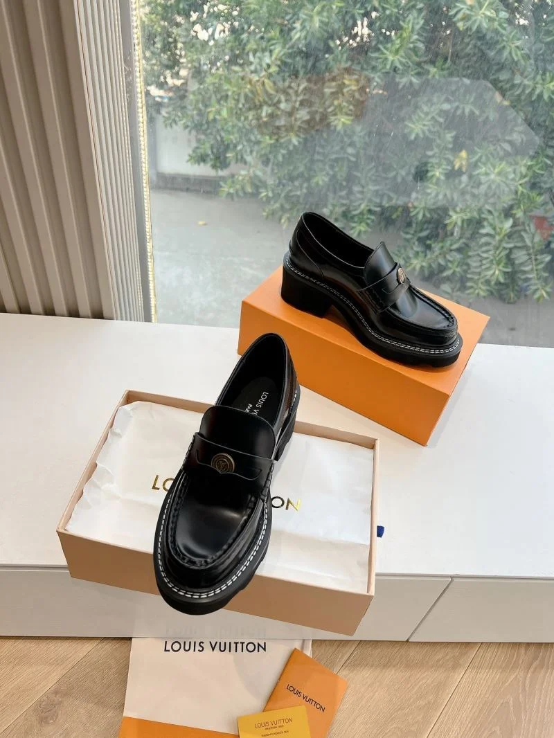 Louis Vuitton Low Shoes