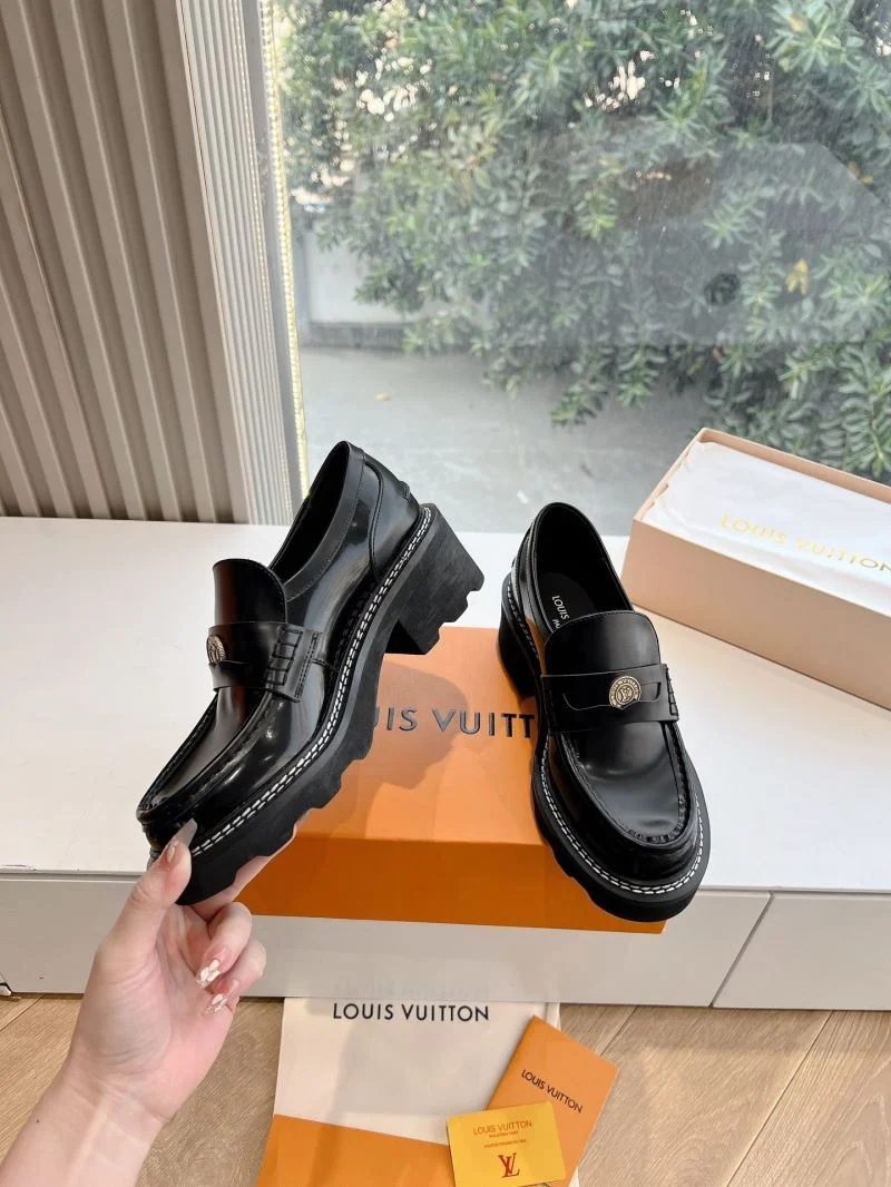 Louis Vuitton Low Shoes