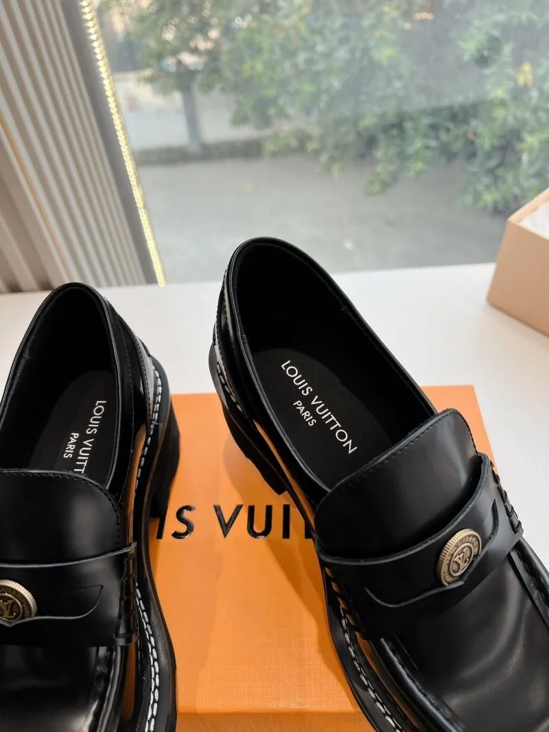 Louis Vuitton Low Shoes
