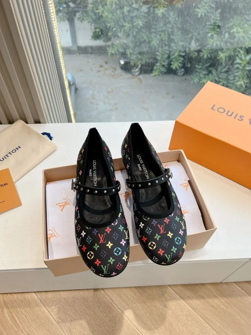Louis Vuitton Low Shoes