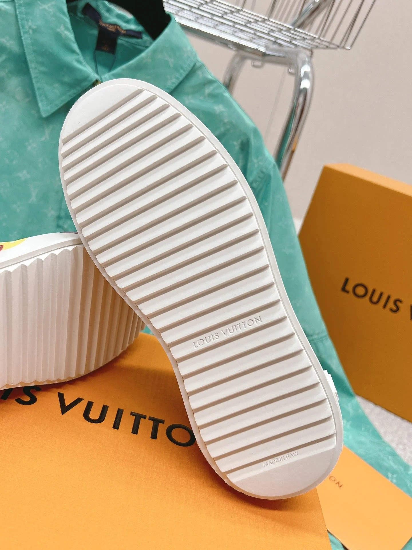 Original Louis Vuitton Low Shoes