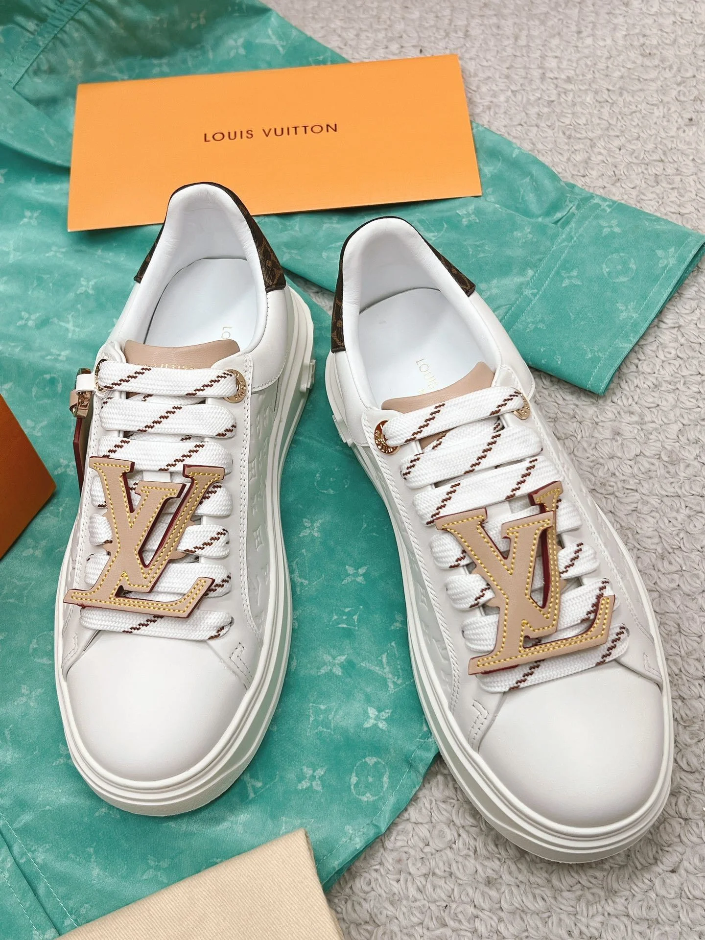 Louis Vuitton Low Shoes