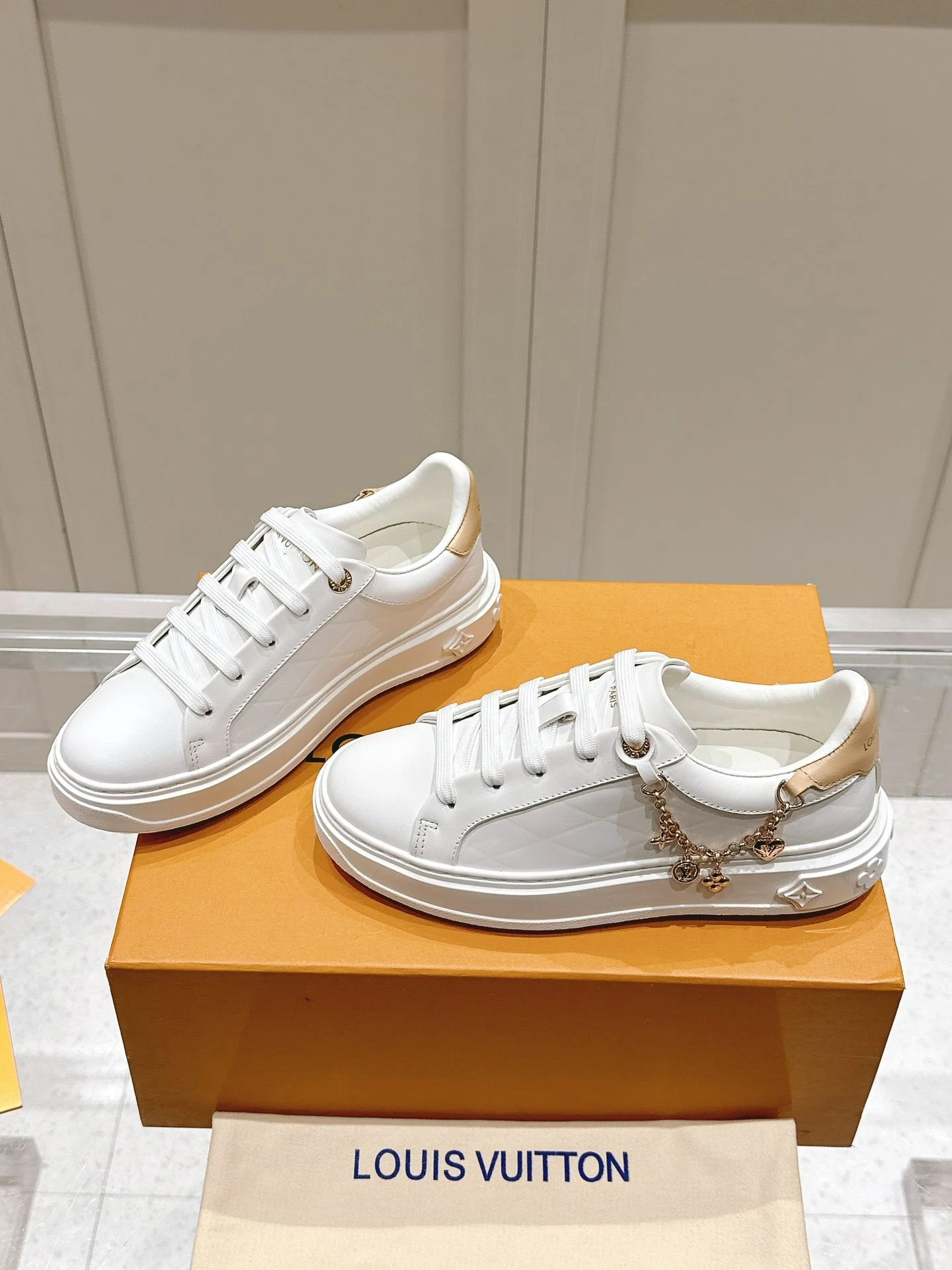 Real Louis Vuitton Low Shoes
