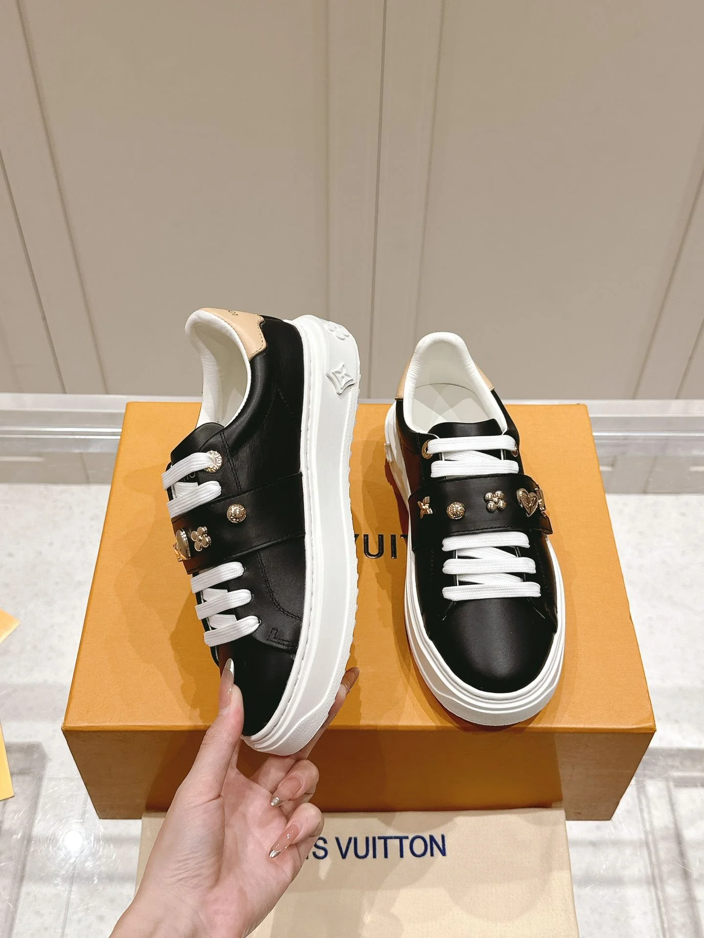 Precise copy Louis Vuitton Low Shoes