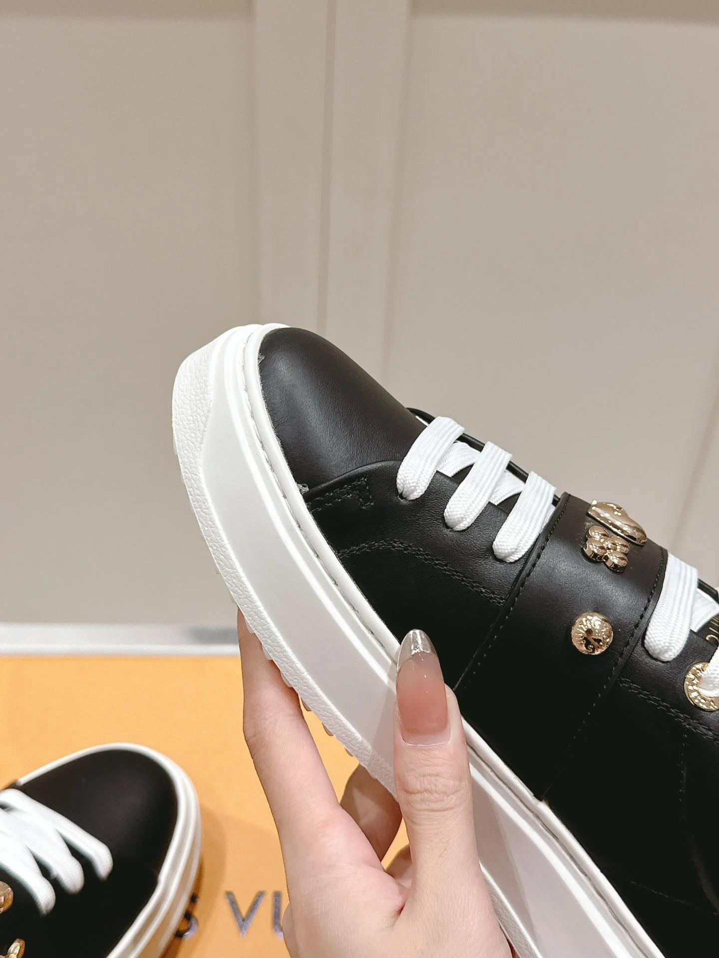 Precise copy Louis Vuitton Low Shoes