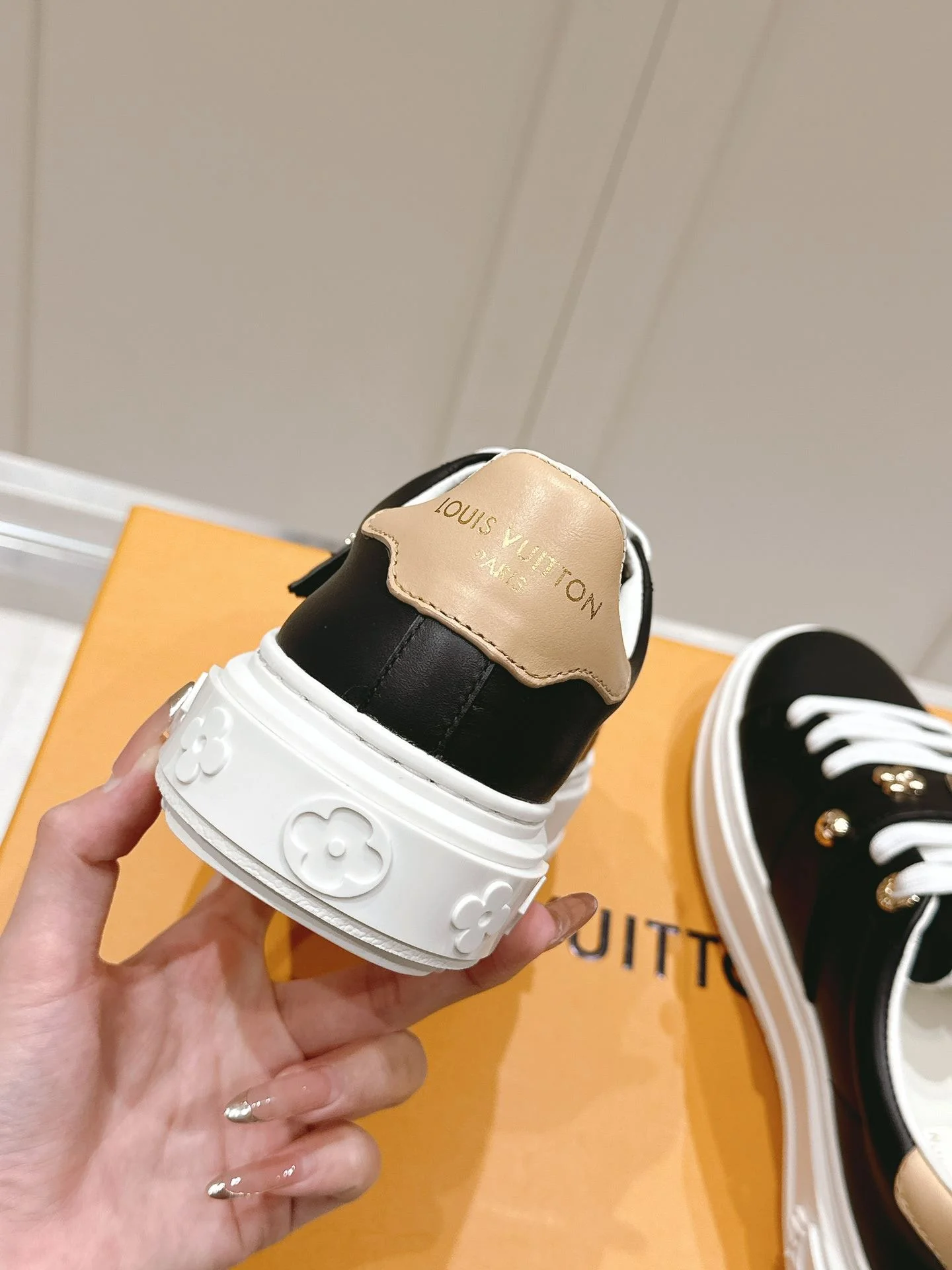 Precise copy Louis Vuitton Low Shoes