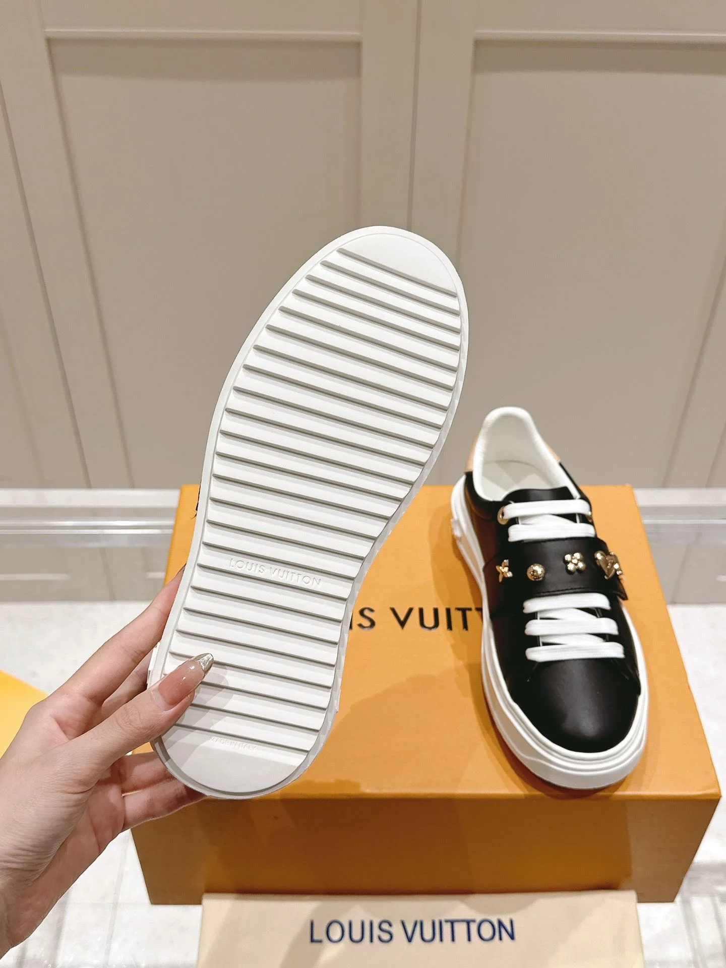 Precise copy Louis Vuitton Low Shoes