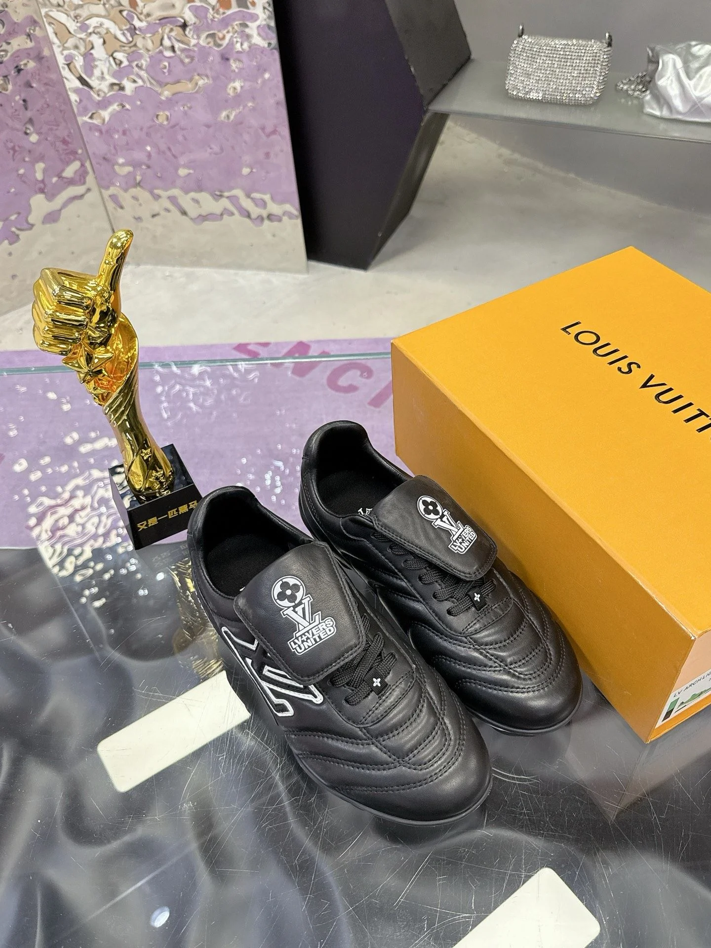 Brand-original Louis Vuitton Low Shoes
