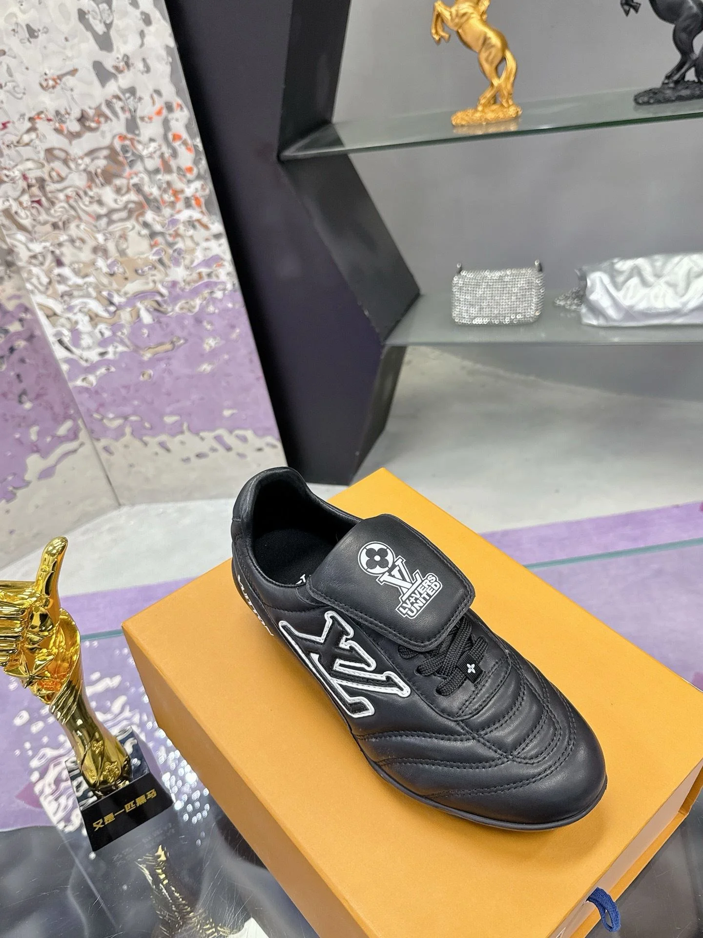 Brand-original Louis Vuitton Low Shoes