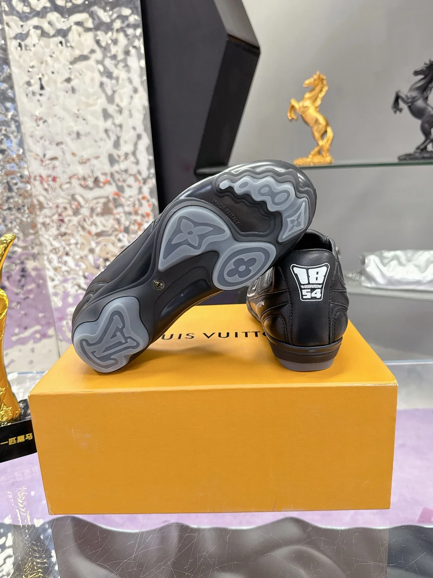 Brand-original Louis Vuitton Low Shoes