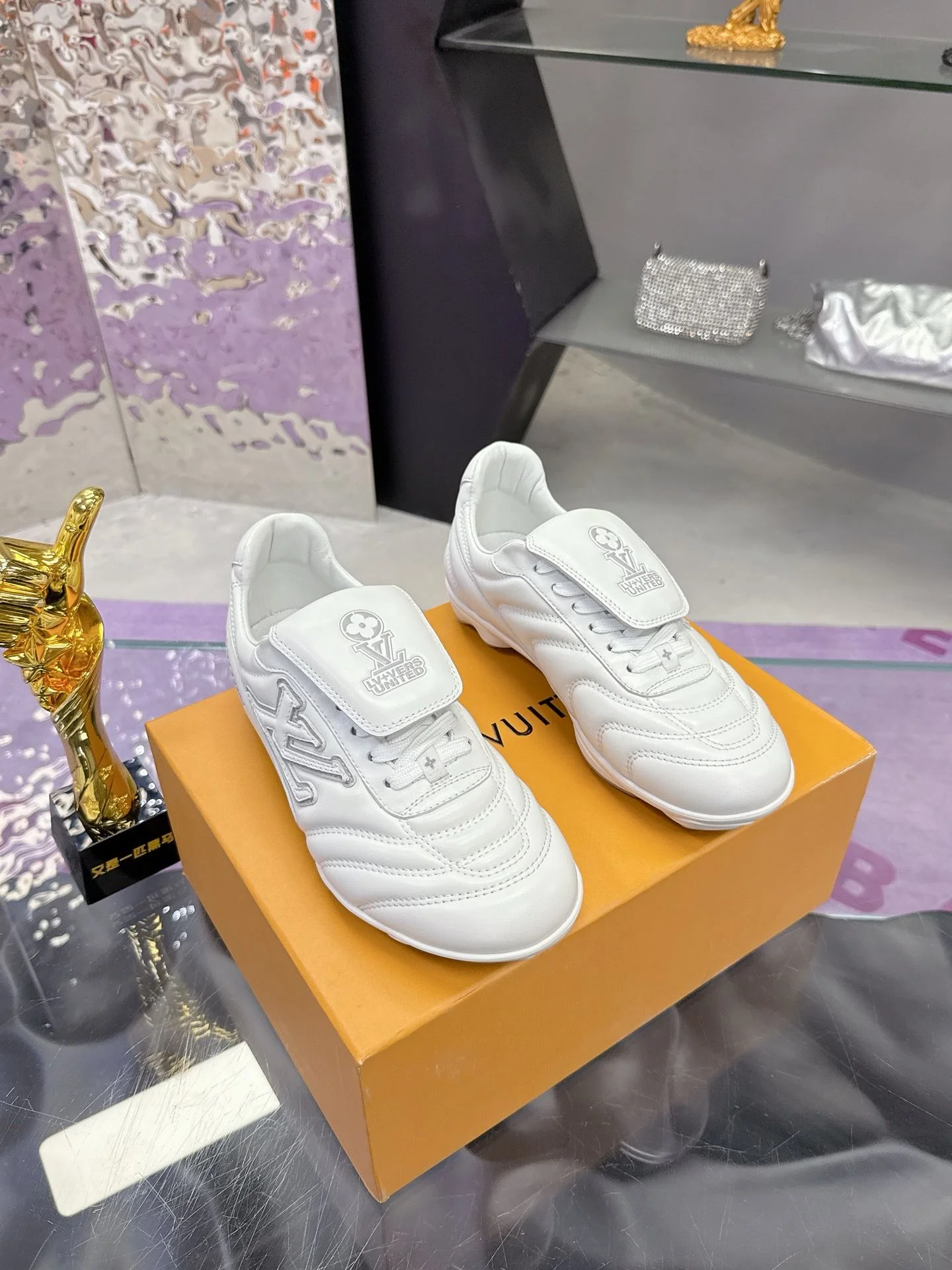 Official Louis Vuitton Low Shoes