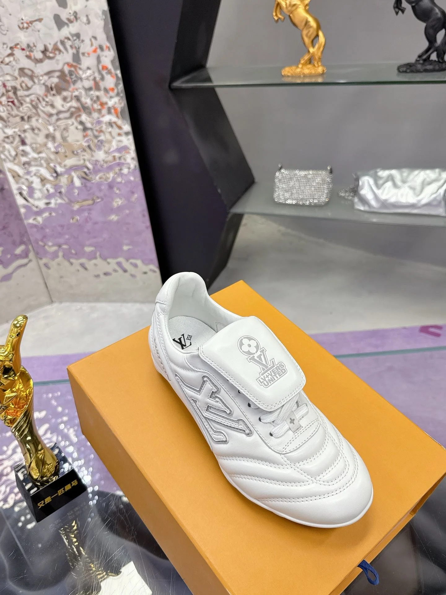 Official Louis Vuitton Low Shoes