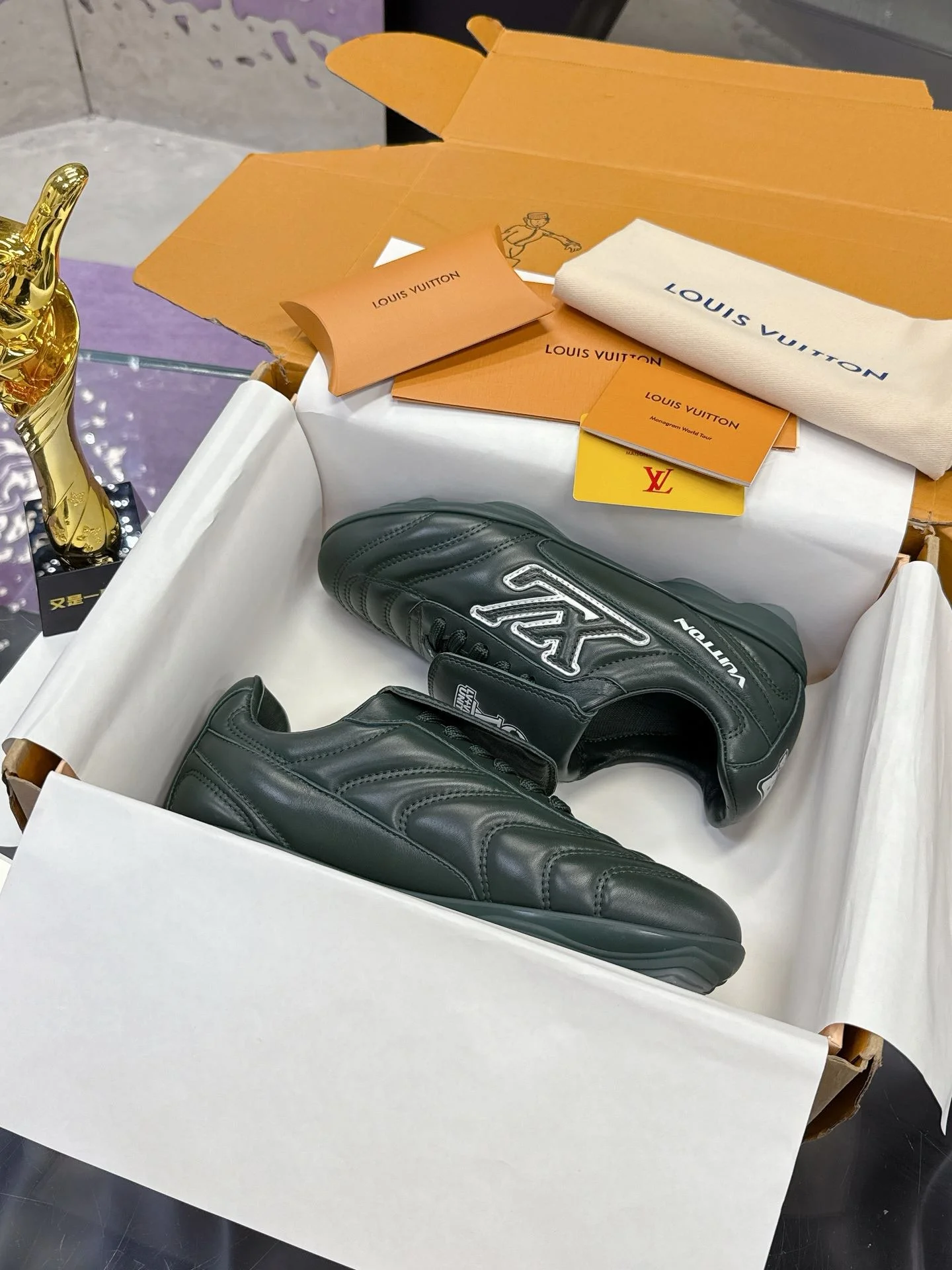 Louis Vuitton Low Shoes