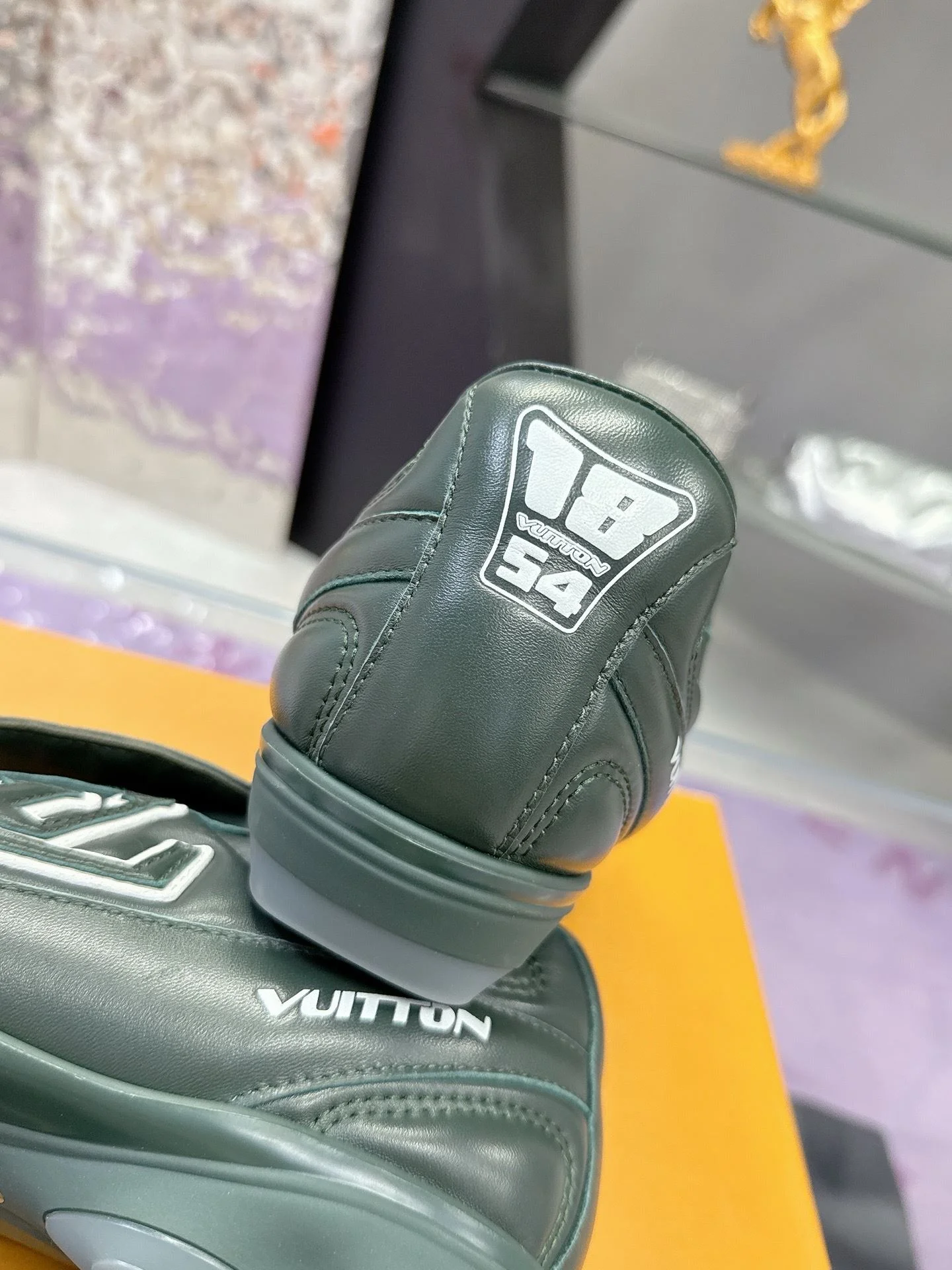 Bargain Louis Vuitton Low Shoes