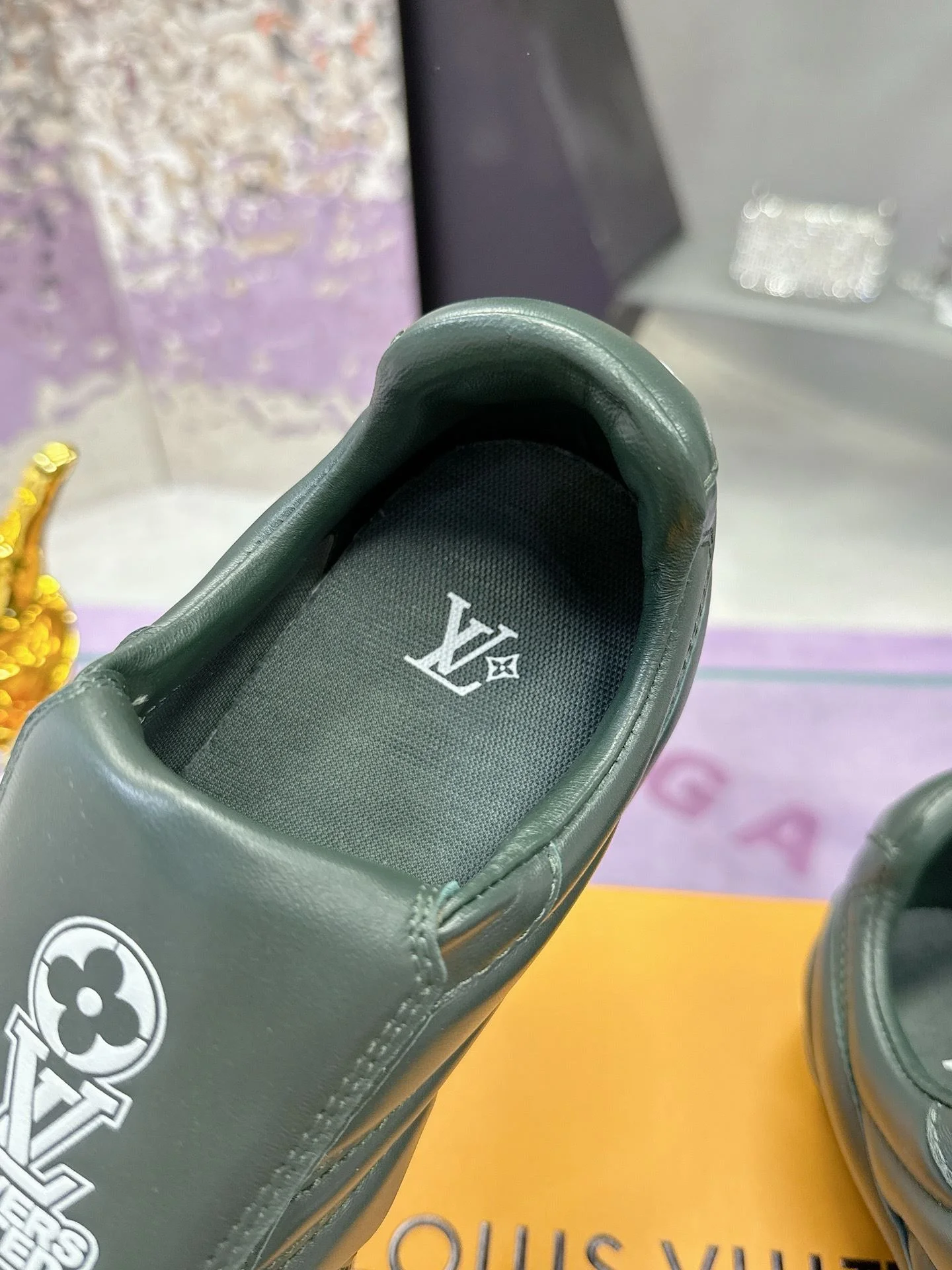 Bargain Louis Vuitton Low Shoes