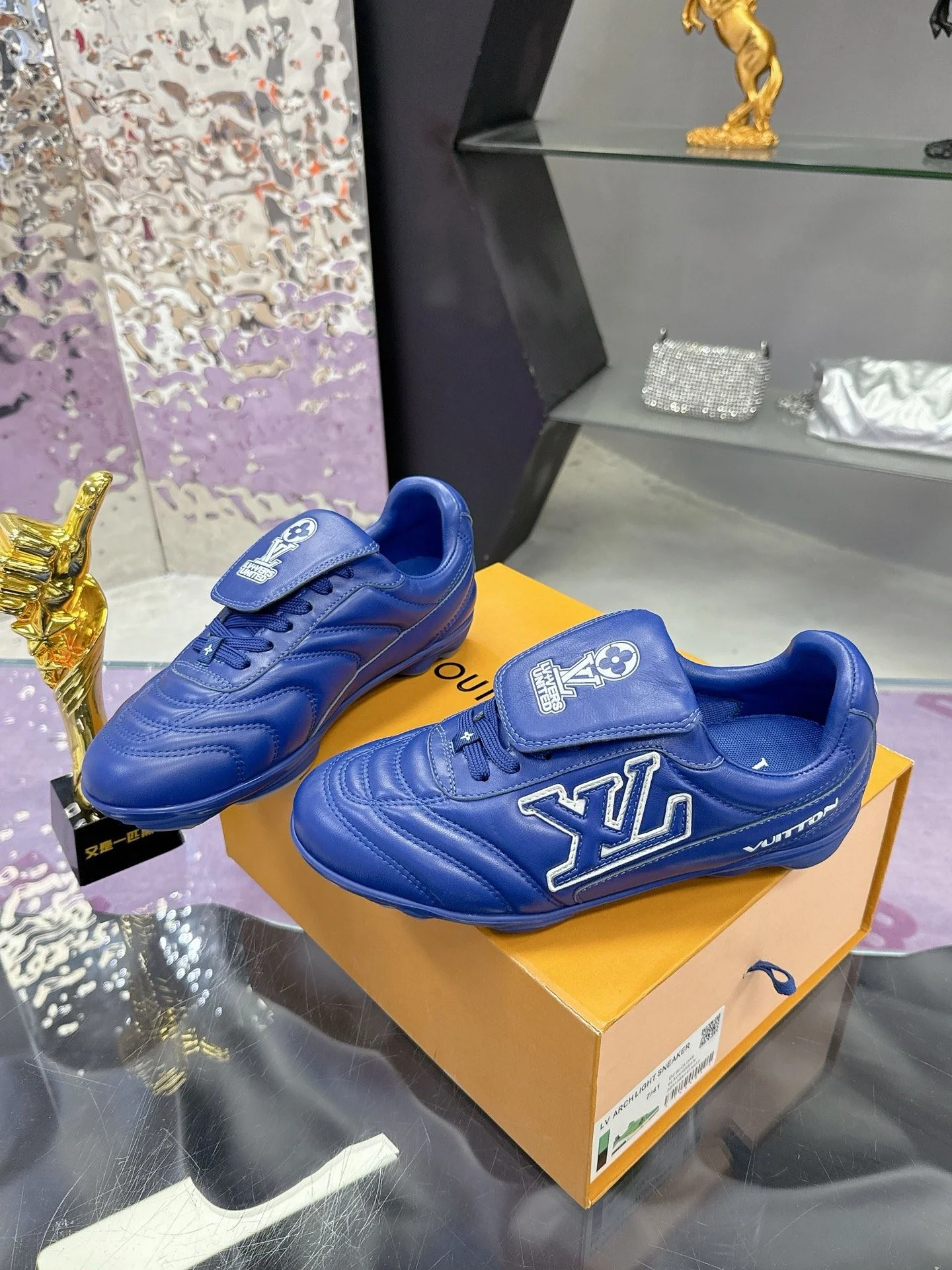 High fidelity Louis Vuitton Low Shoes