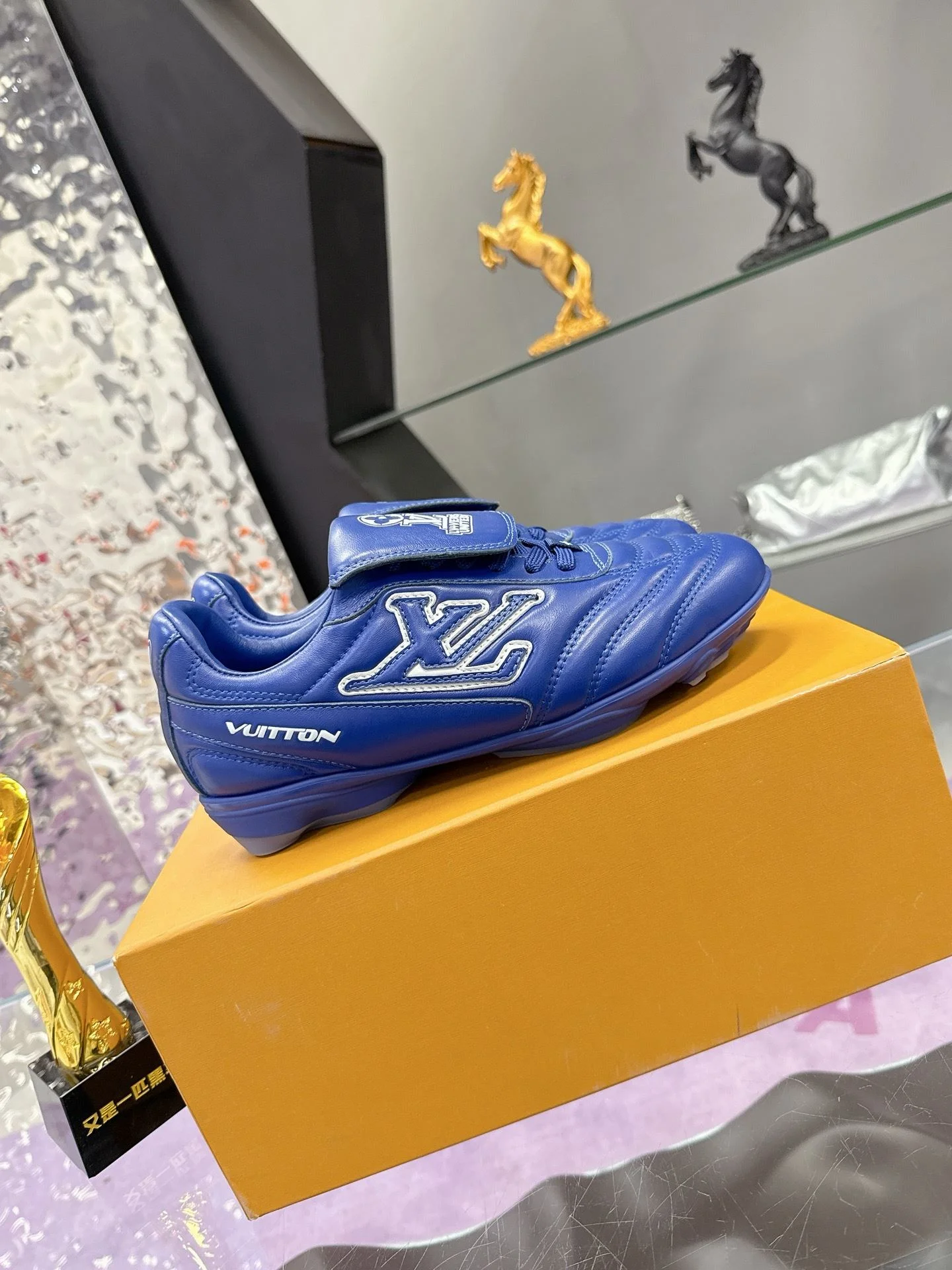 High fidelity Louis Vuitton Low Shoes