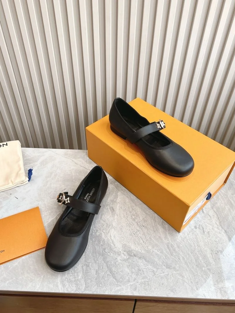Louis Vuitton Low Shoes