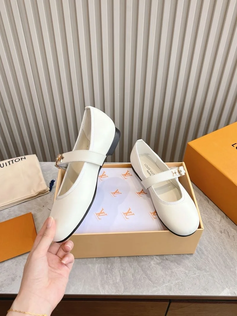 Louis Vuitton Low Shoes