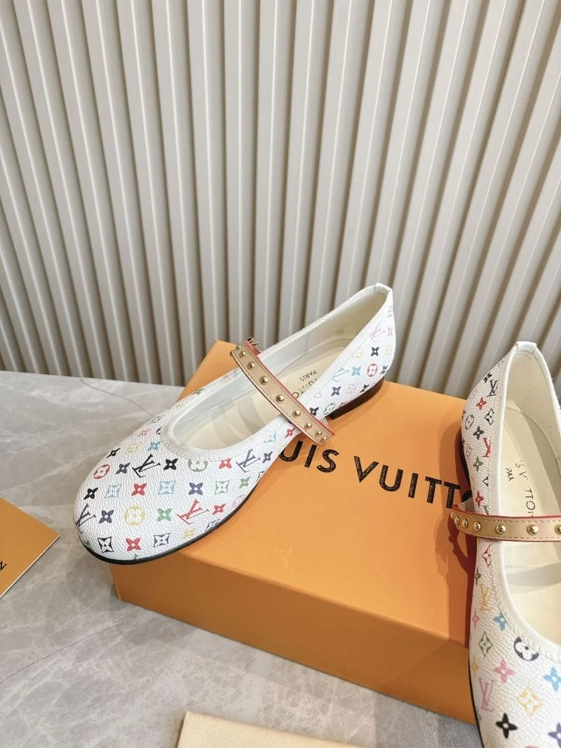 Perfect replica Louis Vuitton Low Shoes