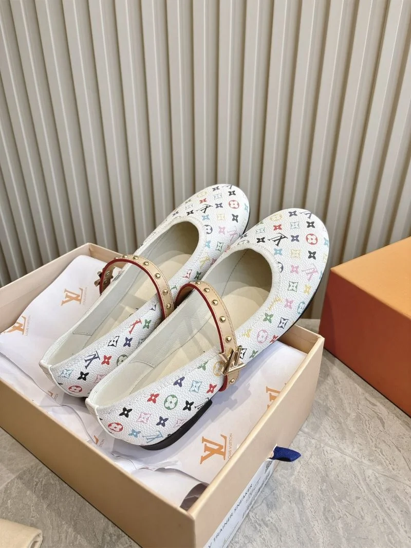Perfect replica Louis Vuitton Low Shoes