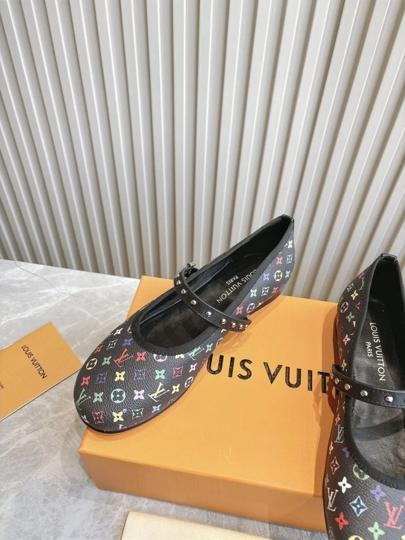 Louis Vuitton Low Shoes