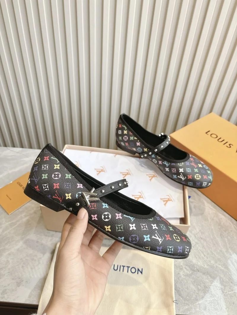 Louis Vuitton Low Shoes