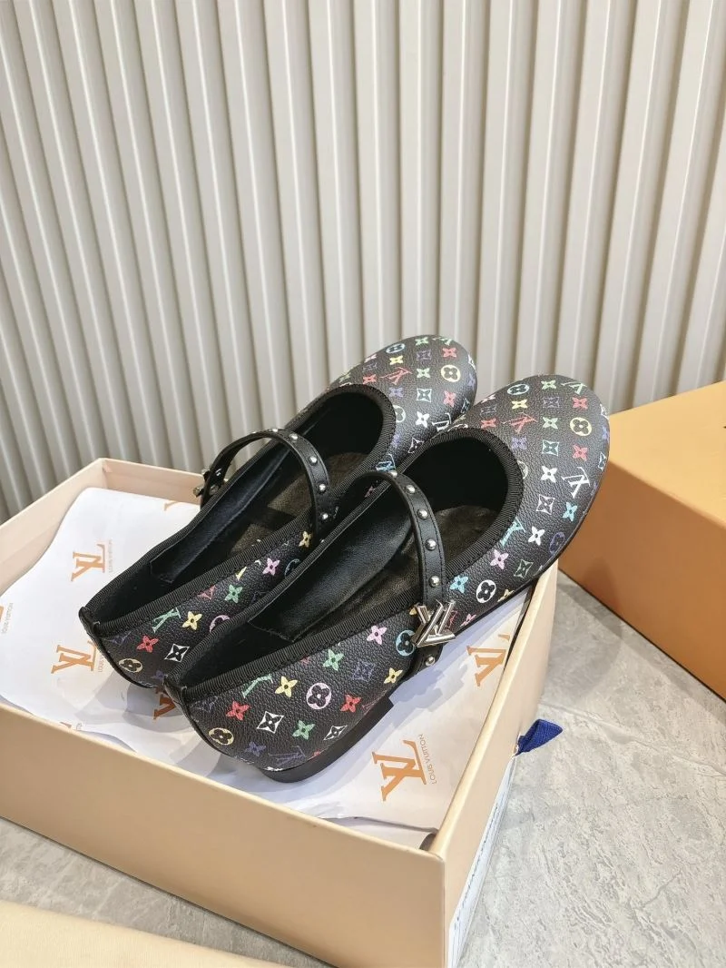Louis Vuitton Low Shoes