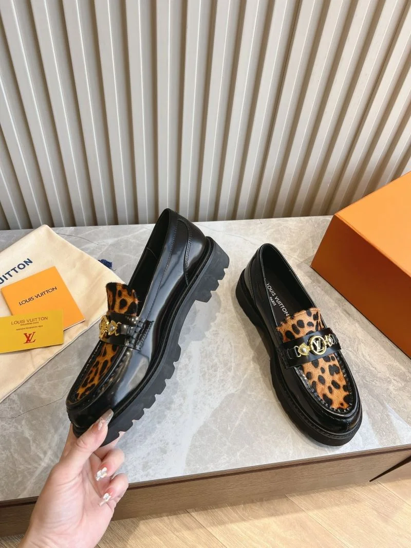 Louis Vuitton Low Shoes
