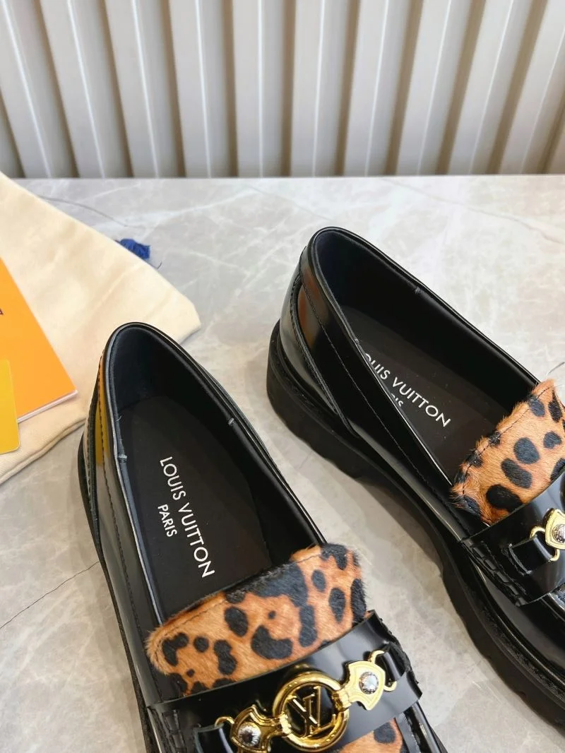 Louis Vuitton Low Shoes