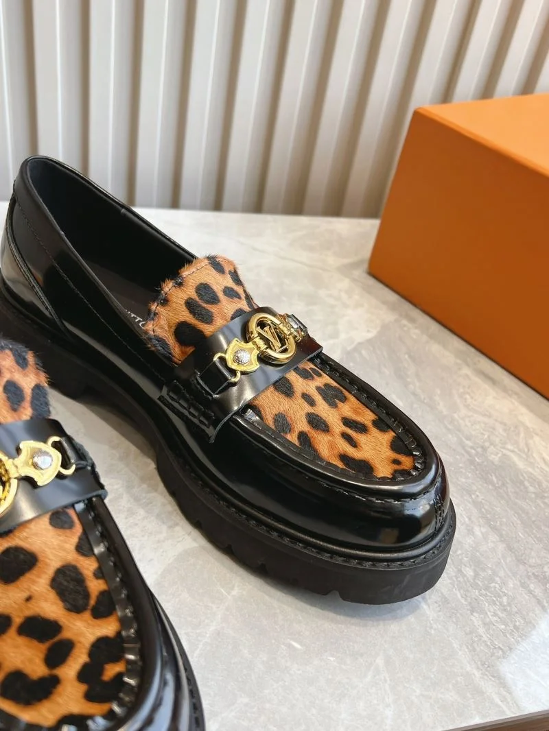 Louis Vuitton Low Shoes