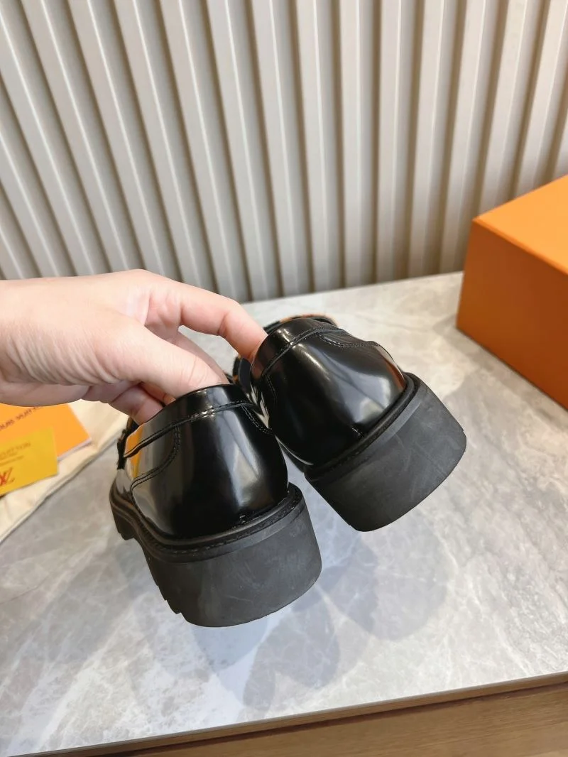 Louis Vuitton Low Shoes