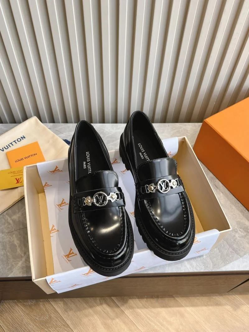 Louis Vuitton Low Shoes