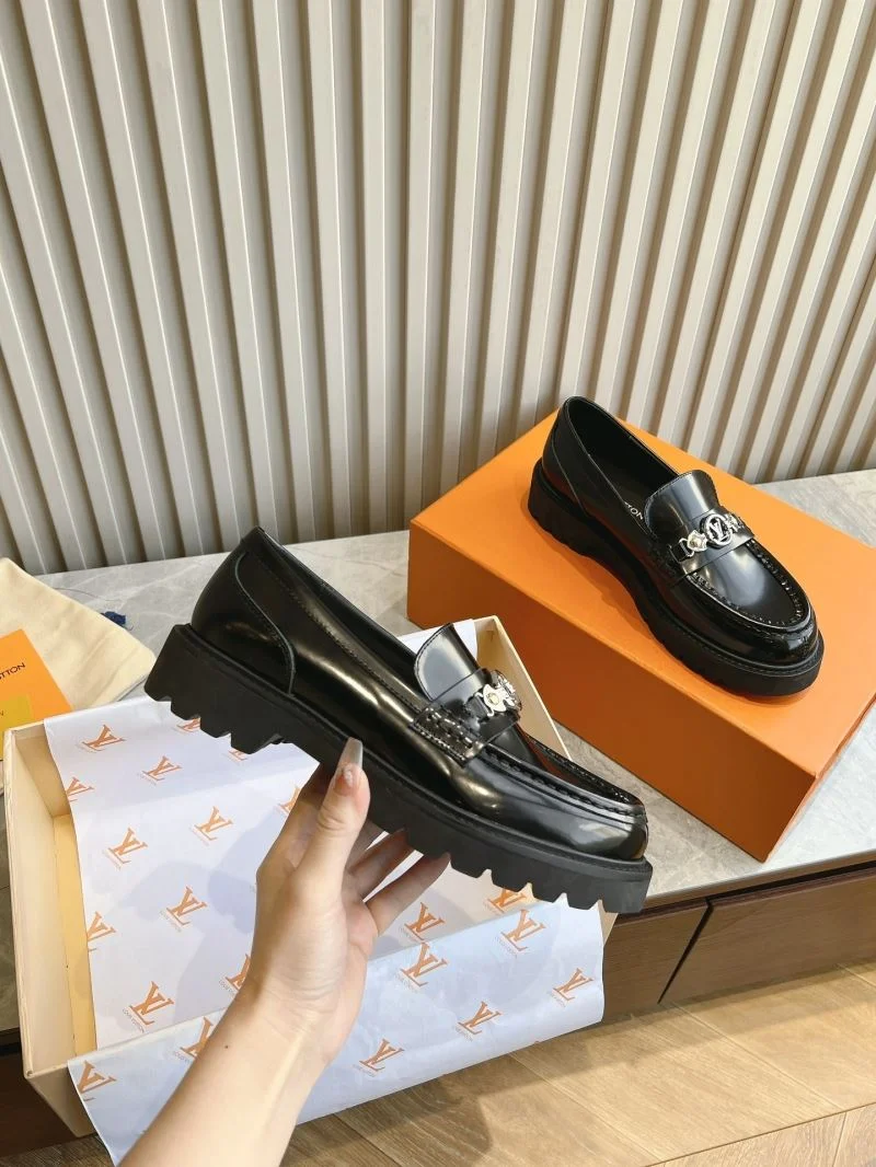 Louis Vuitton Low Shoes