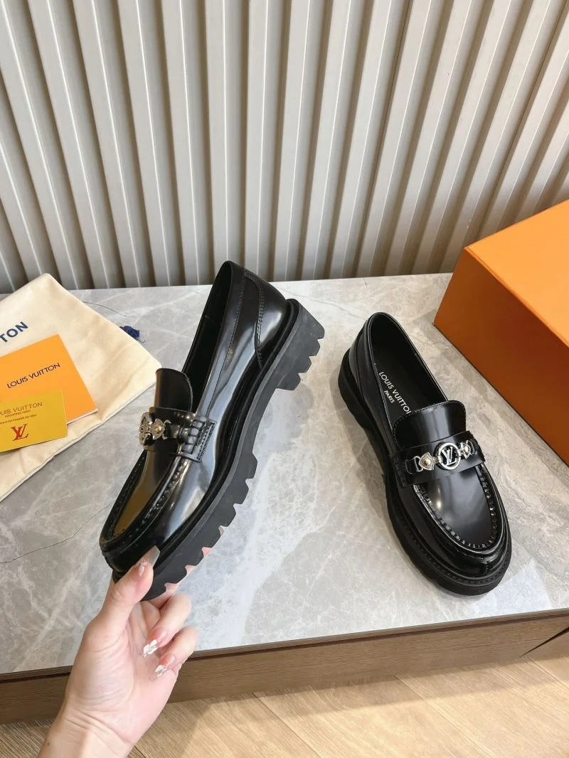 Louis Vuitton Low Shoes