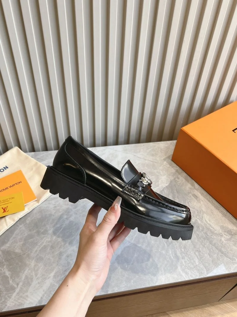 Louis Vuitton Low Shoes