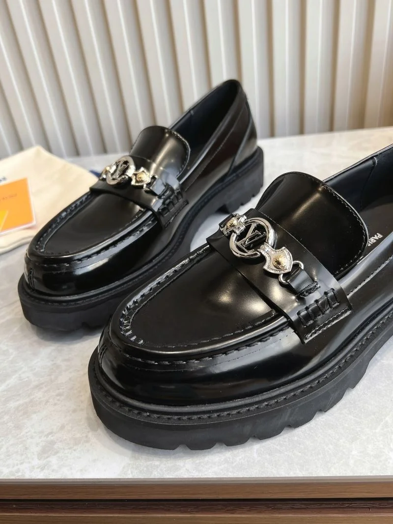 Louis Vuitton Low Shoes