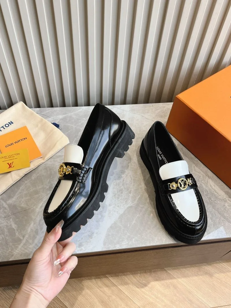 Brand-authenticated Louis Vuitton Low Shoes