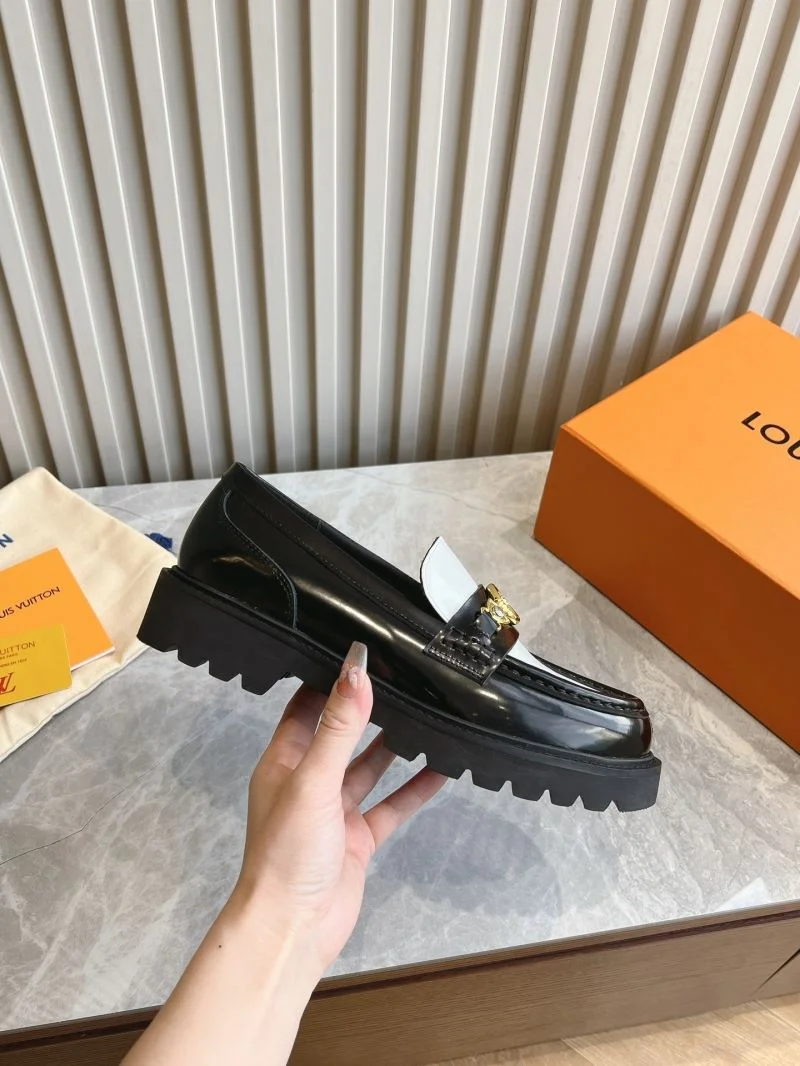 Brand-authenticated Louis Vuitton Low Shoes