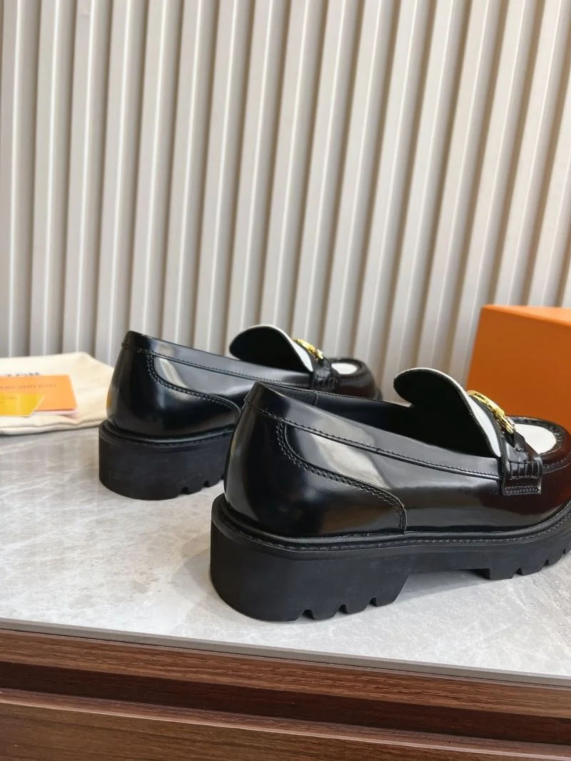 Brand-authenticated Louis Vuitton Low Shoes