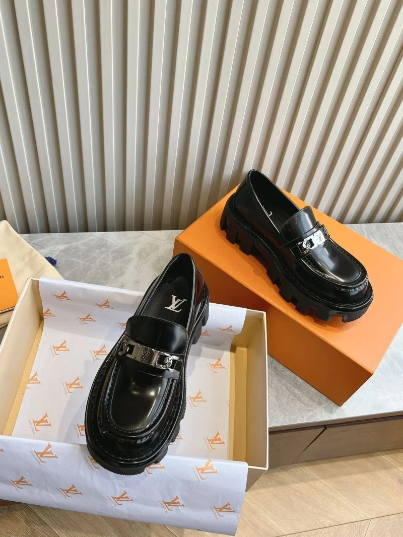Top match Louis Vuitton Low Shoes