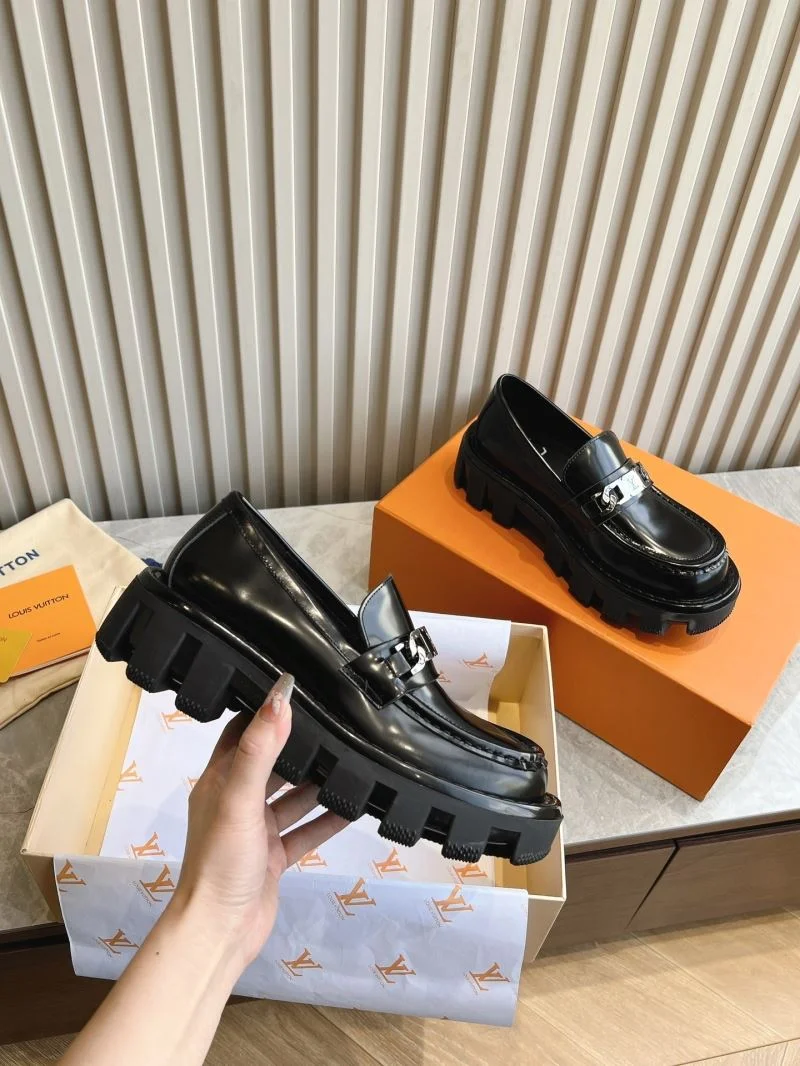 Top match Louis Vuitton Low Shoes