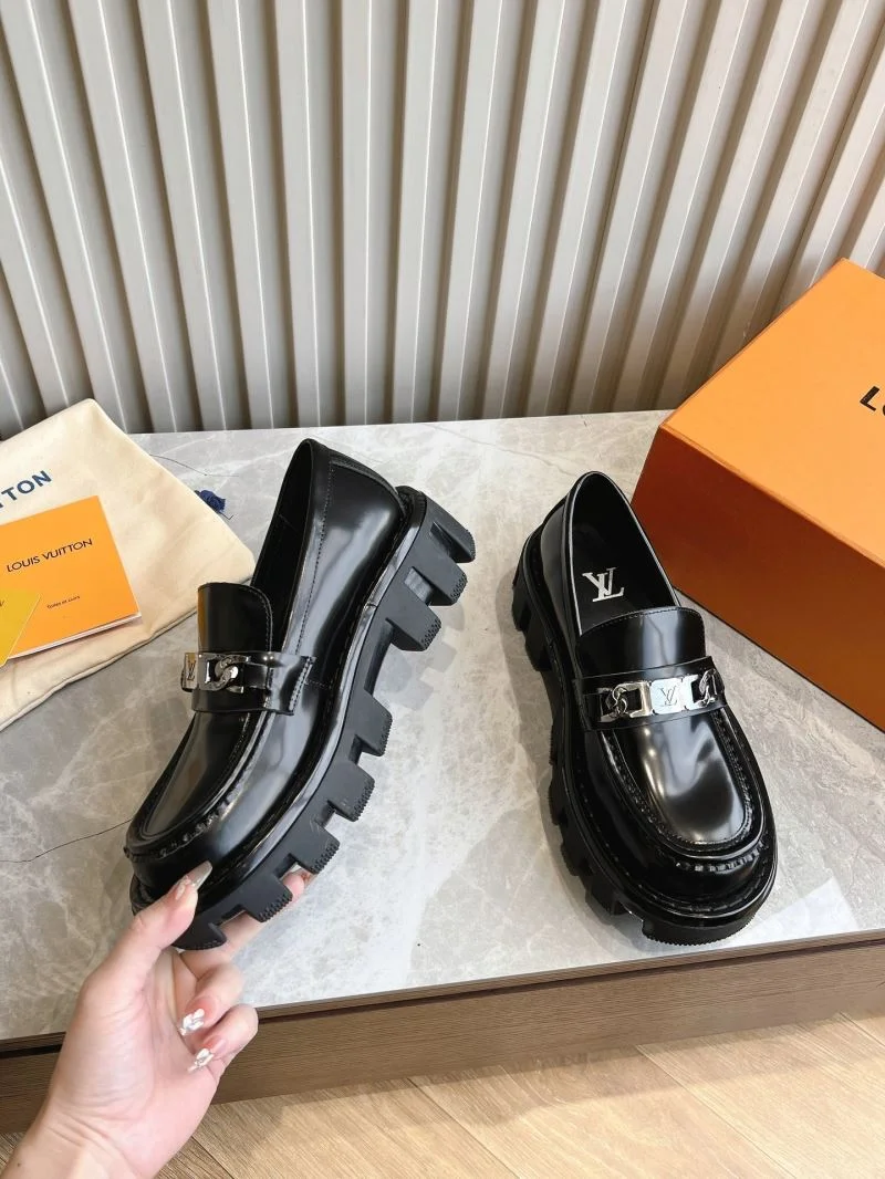 Top match Louis Vuitton Low Shoes