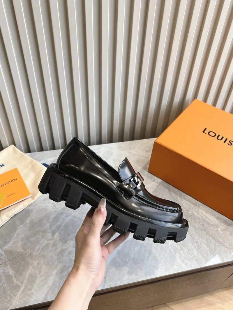 Top match Louis Vuitton Low Shoes
