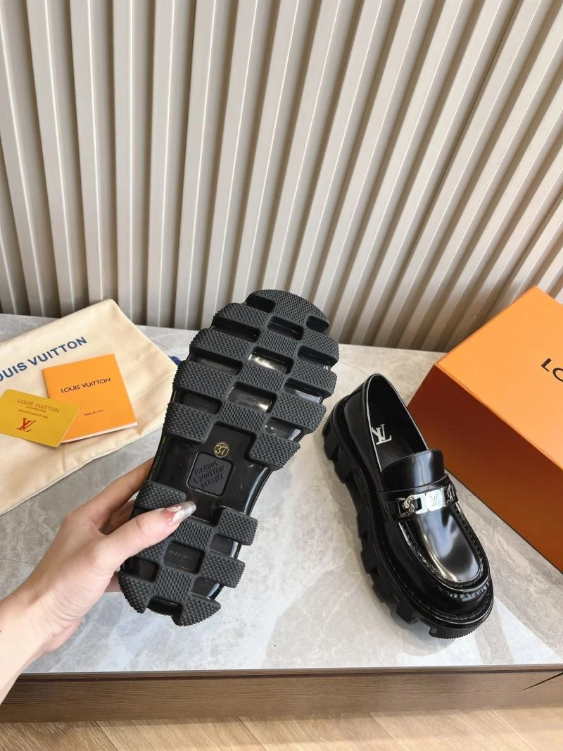Top match Louis Vuitton Low Shoes