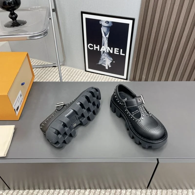 Brand-original Louis Vuitton Low Shoes