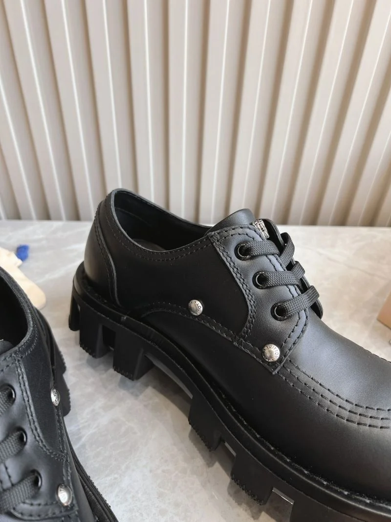 Louis Vuitton Low Shoes