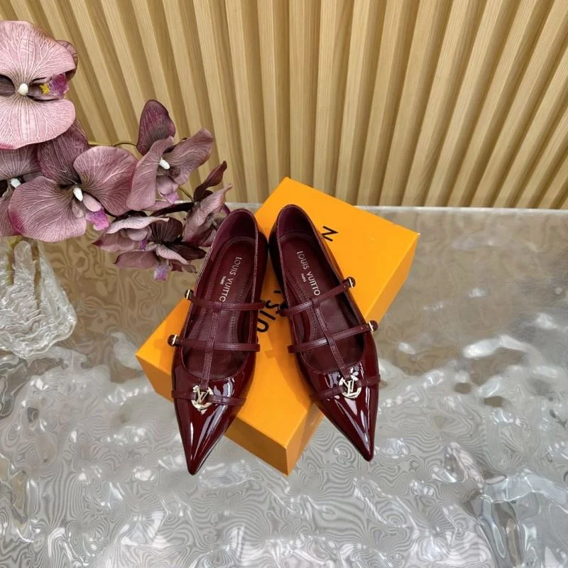 Low-cost Louis Vuitton Low Shoes